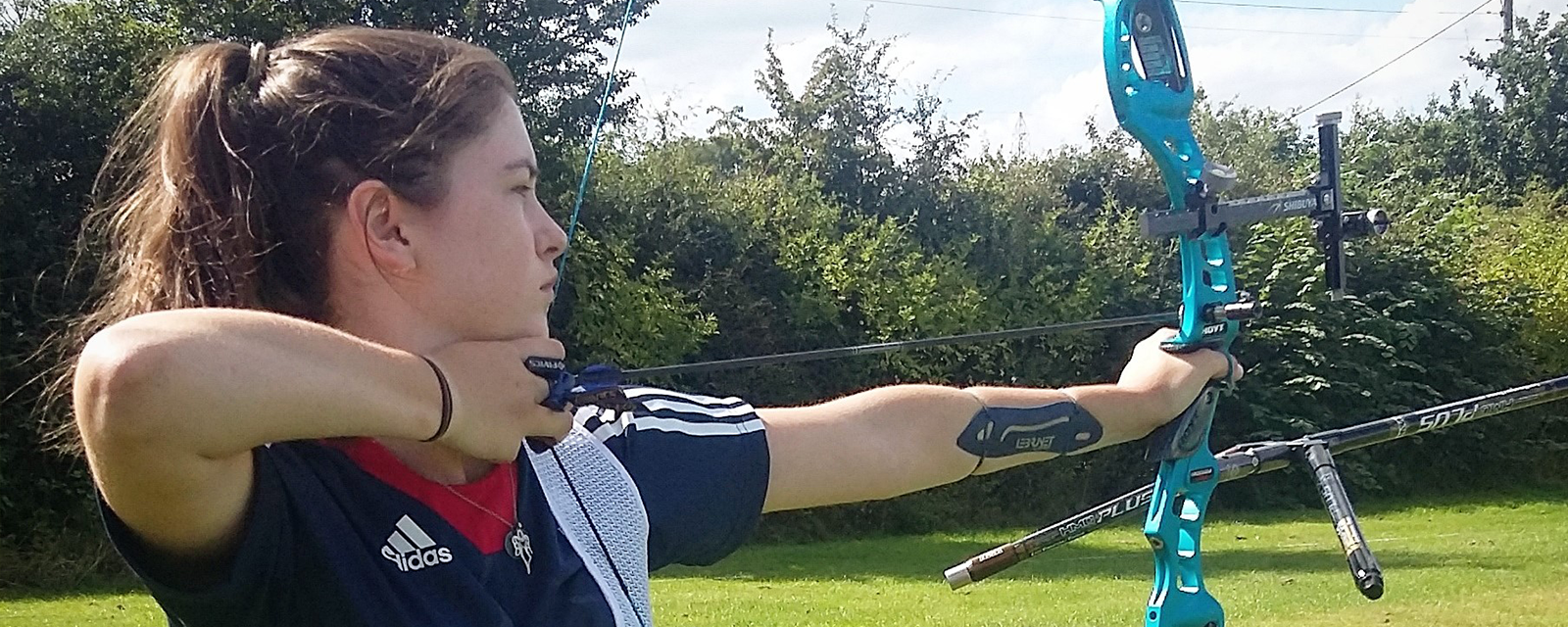 Lizzie Warner - PGL sponsored athlete - Archery