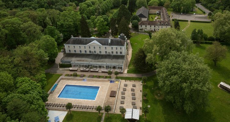 PGL Chateau de Grande Romaine | Activity Holidays Paris | PGL Family ...
