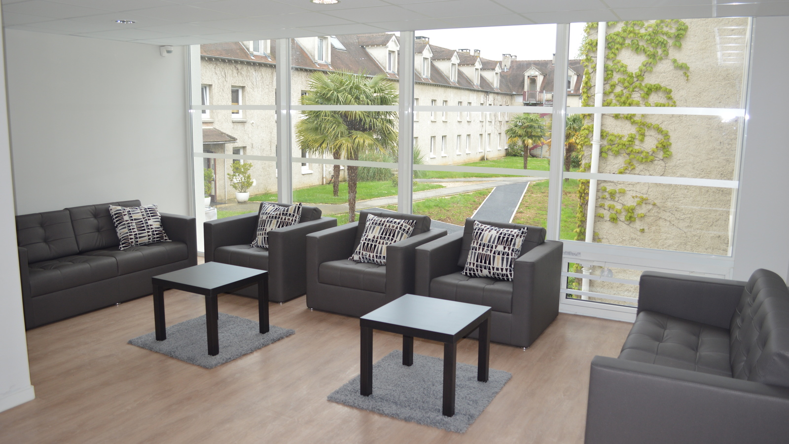 Youth Group Residentials - Chateau de Grande Romaine